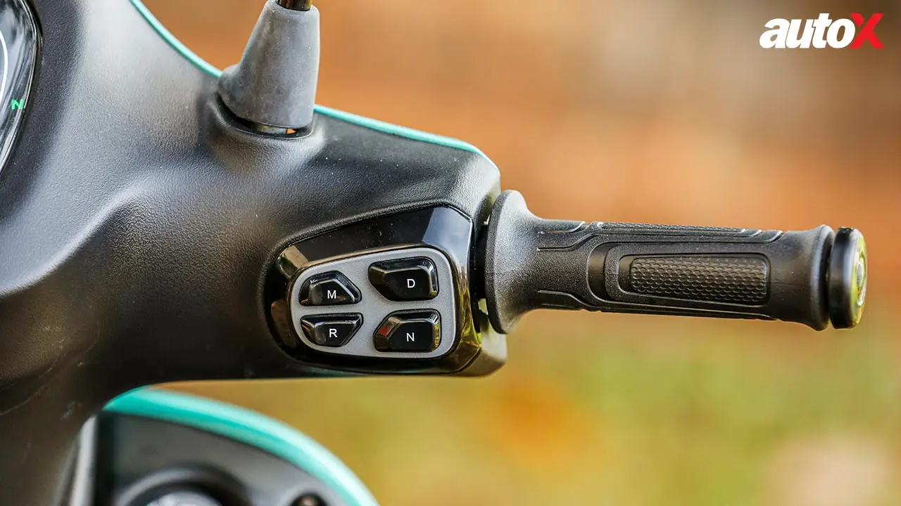 Bajaj Chetak C25 First Ride Review: Losing the Numbers Game? | autoX